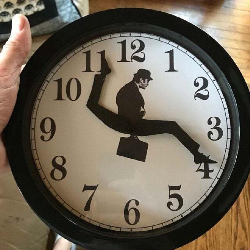 Silly Walk Wall Clock – Vipsheep.com